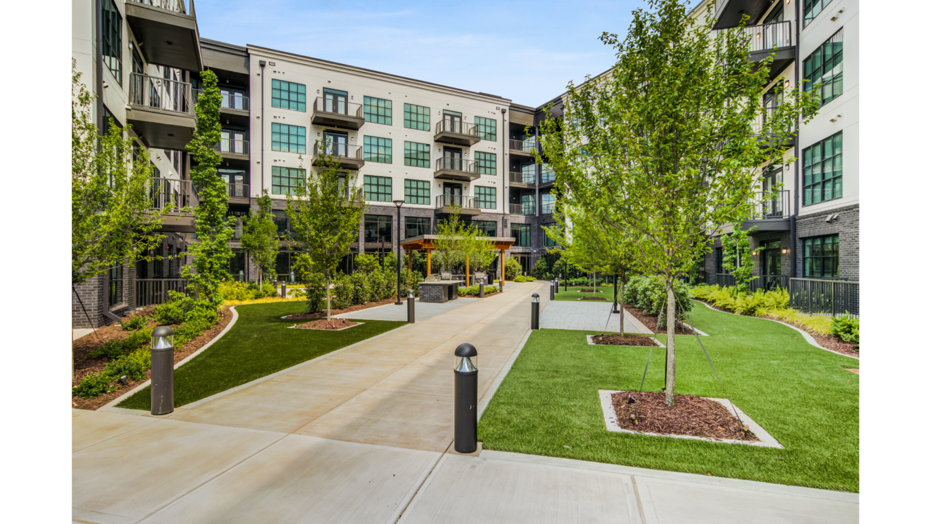 565 Hank by Windsor - Hollywood Locations Hollywood Locations